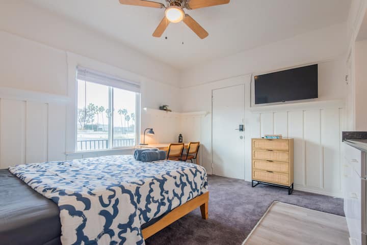Broadway 15 -Affordable Private Studio - Redondo Beach