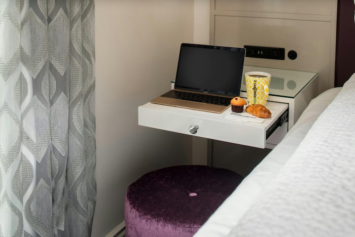 Well-placed In Midtown, Steps From Nyc Must-sees - New York