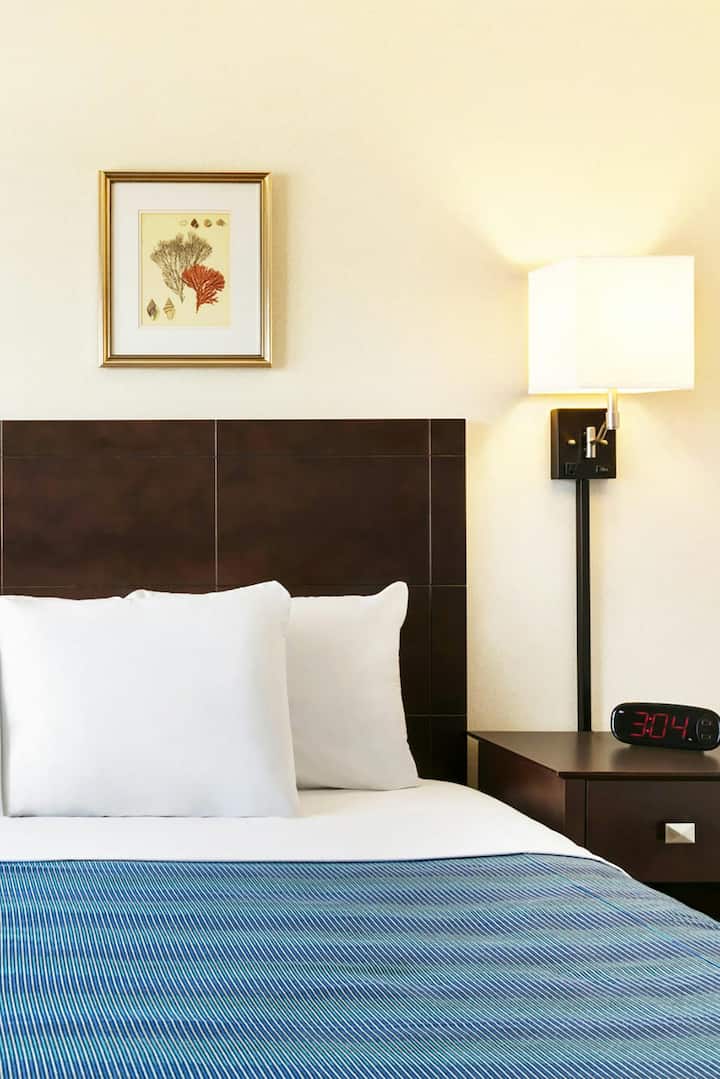 Park Yourself In One Of The Front Porch Rockers - Ocean City