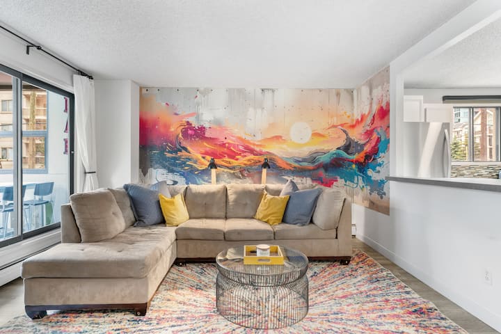 Mural Oasis W Sunroom, Parking, Near Stampede - Calgary