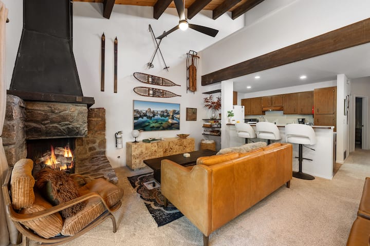 Stylish Tahoe Condo, Minutes To Northstar! - North Lake Tahoe, CA