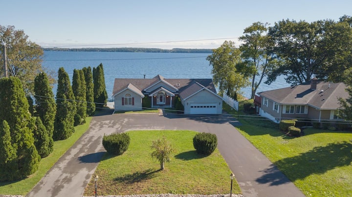 Sunrise Splendor: Spacious Seneca Lake Home - Geneva, NY