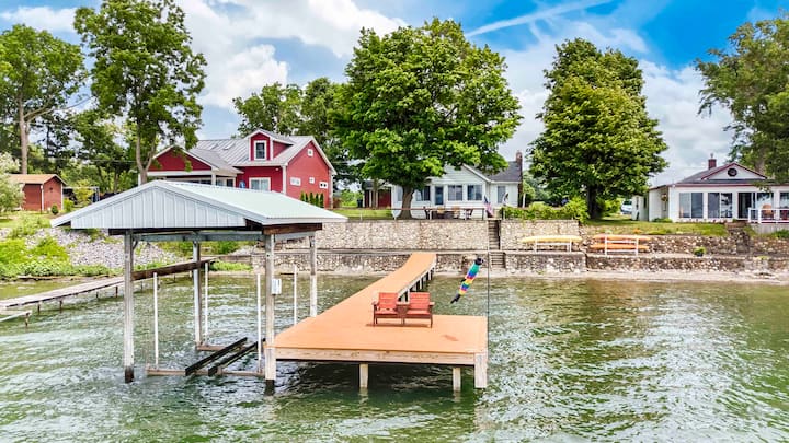 Seneca Sunsets - Lakeside Getaway Near Geneva! - Geneva, NY