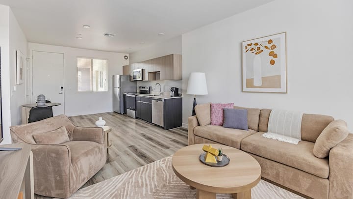 Landing | Amazing 1bd, Game Room, Courtyard - Goodyear, AZ