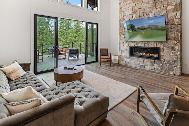 Extraordinary Idaho Club Retreat W/ Hot Tub - Hope, ID