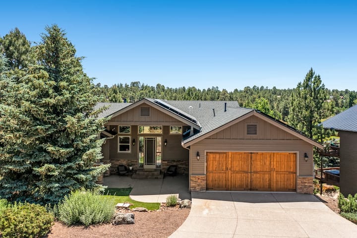New | Immaculate Cabin | Gym | Hottub | Golf View - Flagstaff, AZ