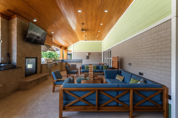 Perfect Paradise Near Theheights W/ Bbq, Gym+pool - Houston, TX