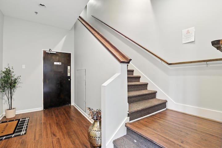 New Listing - The Townie Retreat - Walk To Stadium - Athens, GA