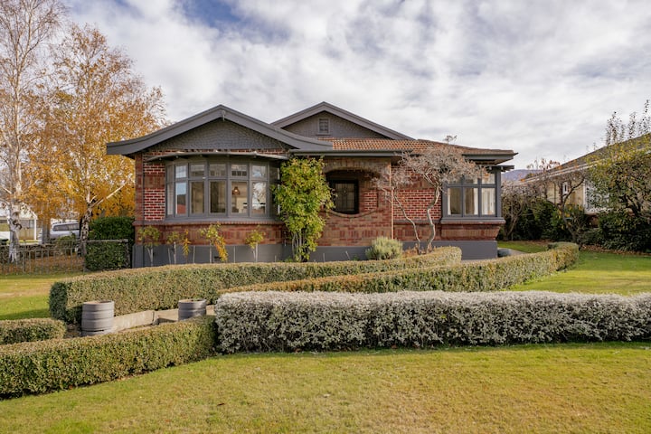 Lakeside Retreat - Cromwell Holiday Home - Cromwell