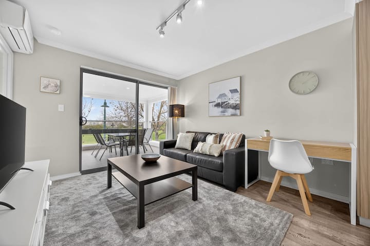 Urban 2br In Rockingham | Walk To Beach & Shops - Rockingham