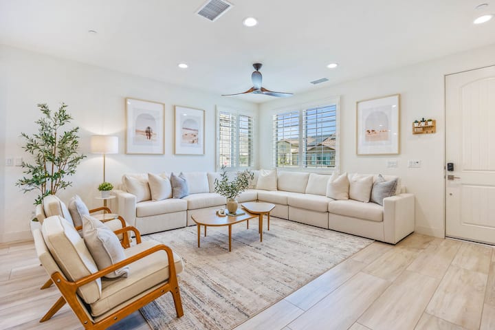 Cactus Cove By Vare | Loft+arcades, Bbq, Firepit! - La Quinta, CA