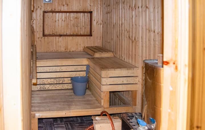 Gorgeous Home In öRebro With Sauna - Örebro