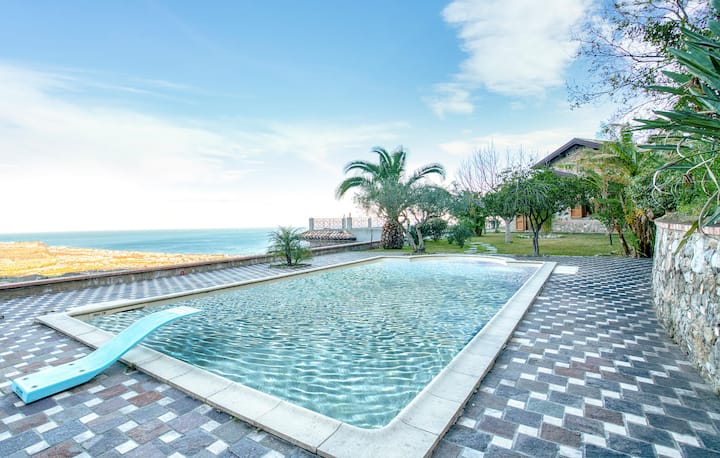 Nice Home In Montepaone - Soverato