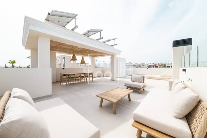 The Q Penthouse, Boho-chic Rooftop, By Oyoostays - La Marina