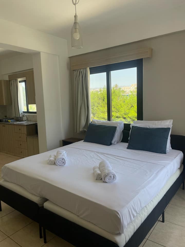 Central 1br Stay In Paphos – Room 1 - Paphos