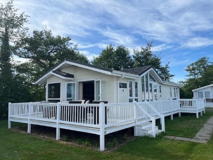 Beautiful Lodge At Manor Park Ref 23006bu - Hunstanton