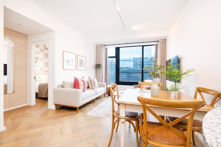 Zeeland Pier: 2 Bedroom Near Cticc With Parking - Cape Town