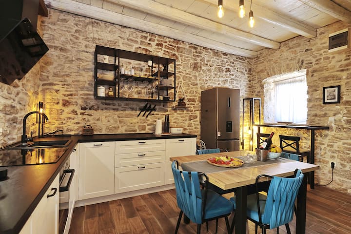 Holiday Home Tranquilla With Heated Pool - Vela Luka