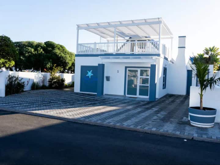 Deluxe Holiday Home In Langebaan - Langebaan