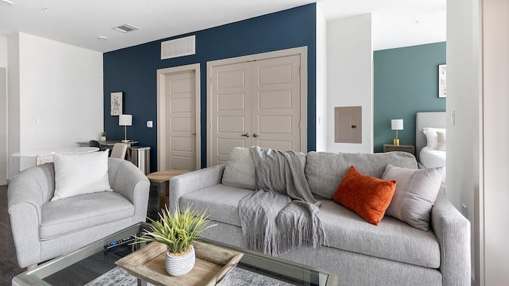 Landing | Stylish 1bd, Gym, Pool - McKinney, TX