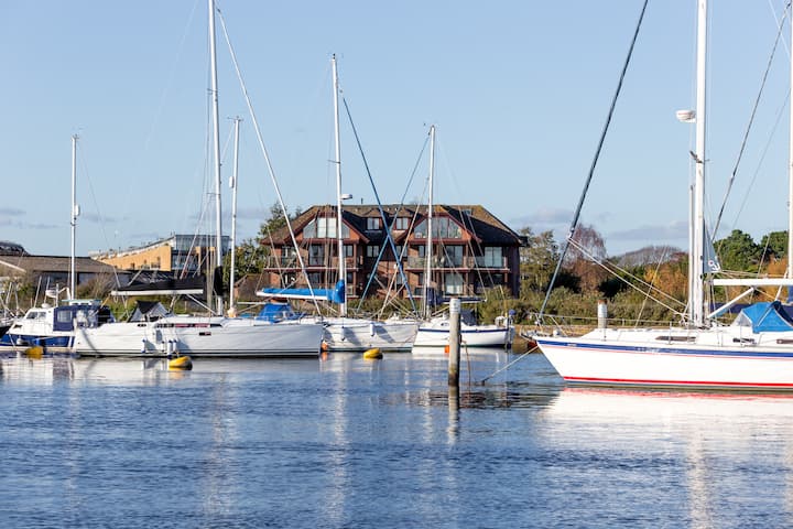 2 Island Point - Beaulieu