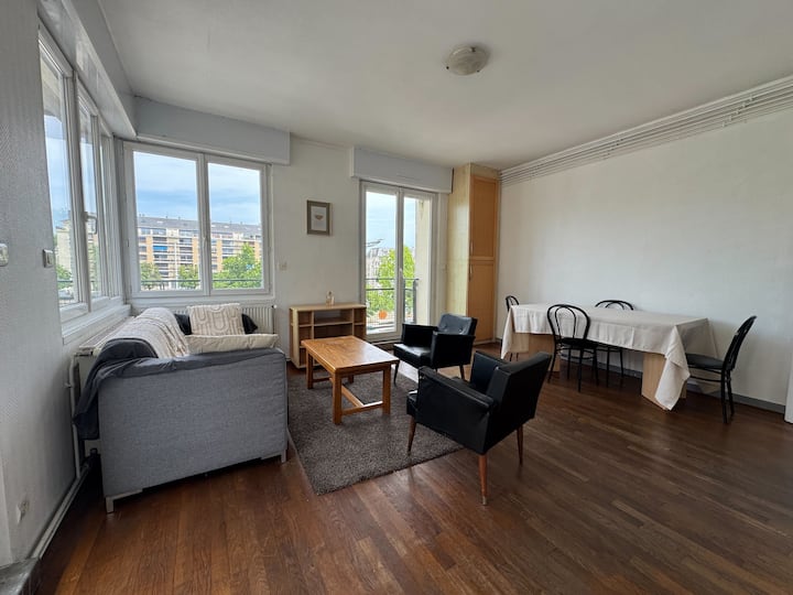 Appartement Lumineux Proche Château De Caen - ibis Styles Caen centre gare