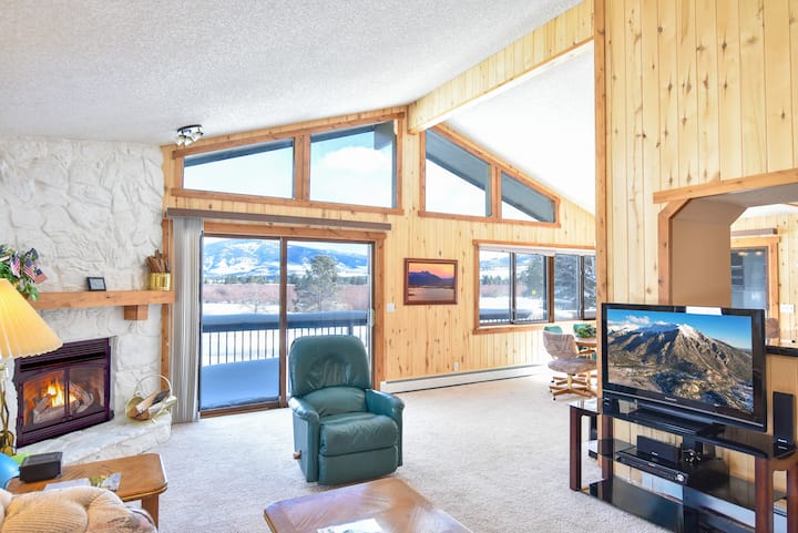 Meadow Creek Retreat: Mountain & Lake Views - Frisco, CO