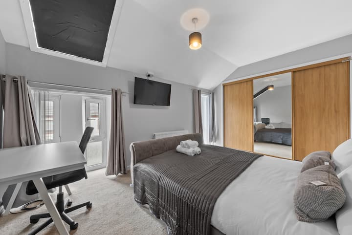 Modern Bannockburn Guest House - Room 2 - Falkirk