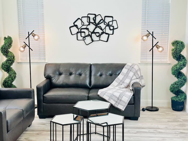 Sunny Haven Retreat/sleeps 16 - Tracy, CA