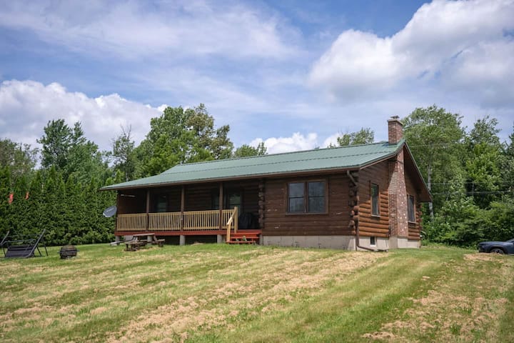 Jay Cloud Cabin: Cozy Retreat By Jay Peak Resort - Jay, VT