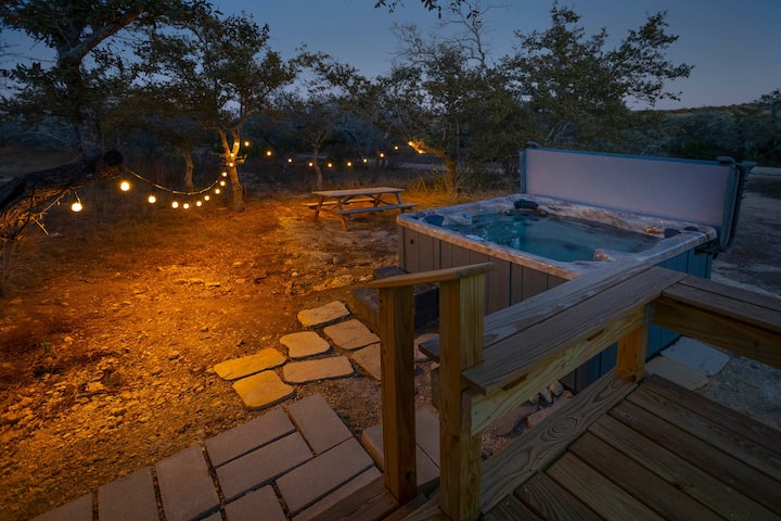 Bison View – Private Cabin W/ Hot Tub On Acreage - Pedernales Falls State Park, Johnson City
