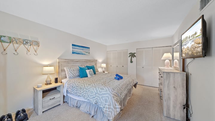 Dog-friendly + Walk To Siesta Key Beach! - Siesta Key, FL