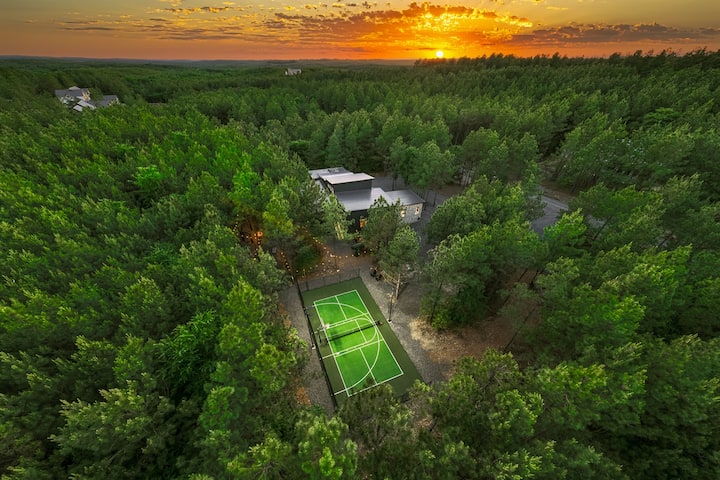 *New* Agape Retreat! Pickleball Court! Sleeps 12! - USA