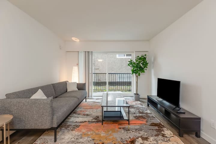 Convenient Condo Off Main Street - Vancouver