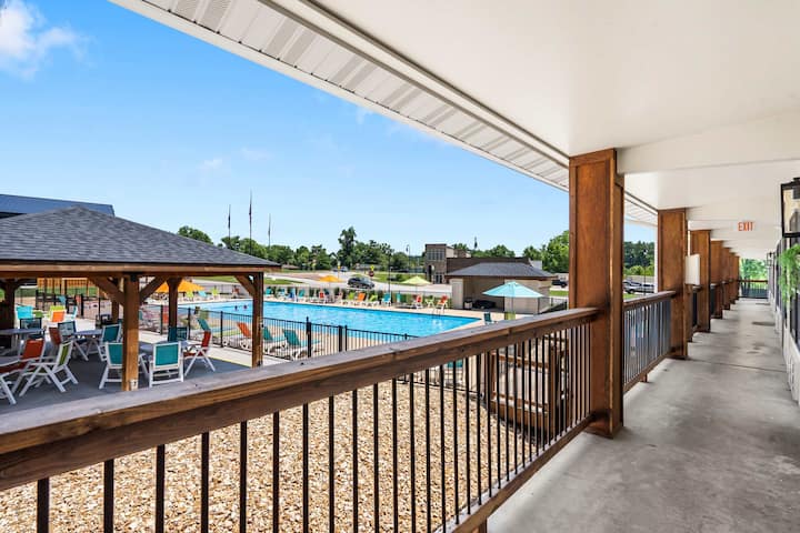 Poolside Near The Landing For 2 - Bull Shoals Lake
