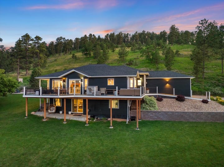 Black Hills Family Getaway With Game Room For 18! - South Dakota