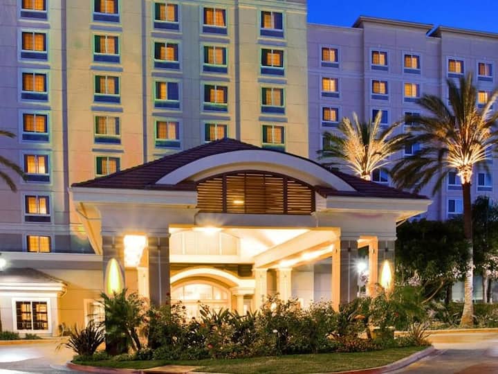 Best Disneyland Getaway & Close To Downtown Disney - Anaheim, CA