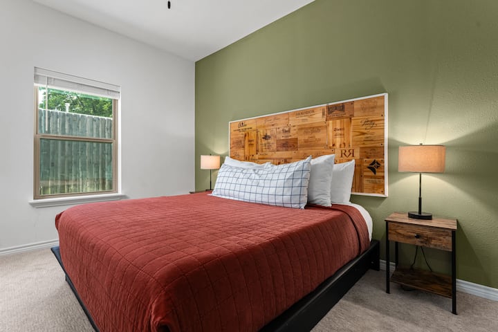 Hill Country Vine Haus - Easy Access To Wine Route - Fredericksburg, TX