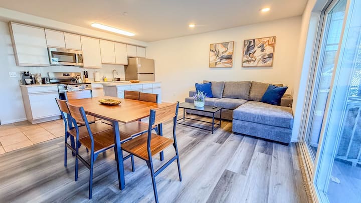 Spacious Bankers Hill/ Little Italy Apartment - San Diego, CA