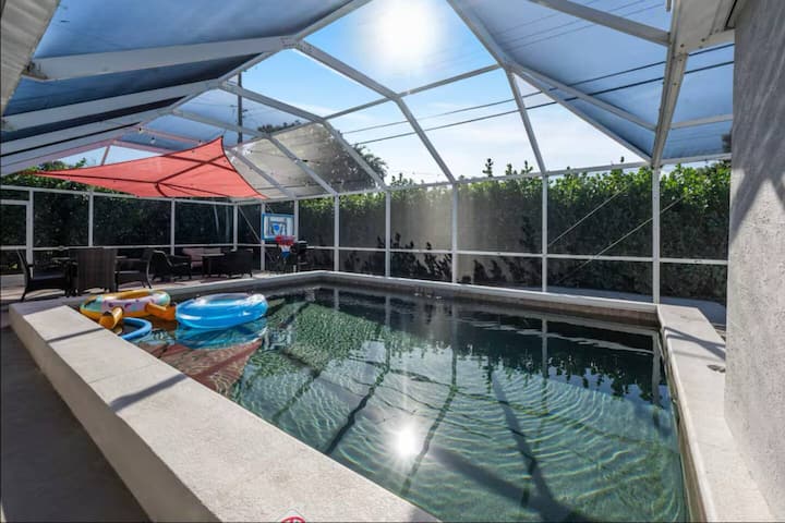 Family Pool Getaway Near Port Canaveral & Beaches - Cocoa, FL