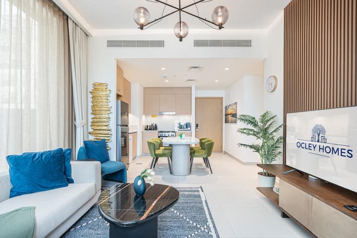 Creek Home W/ Private Terrace & Direct Pool Access - Dubai