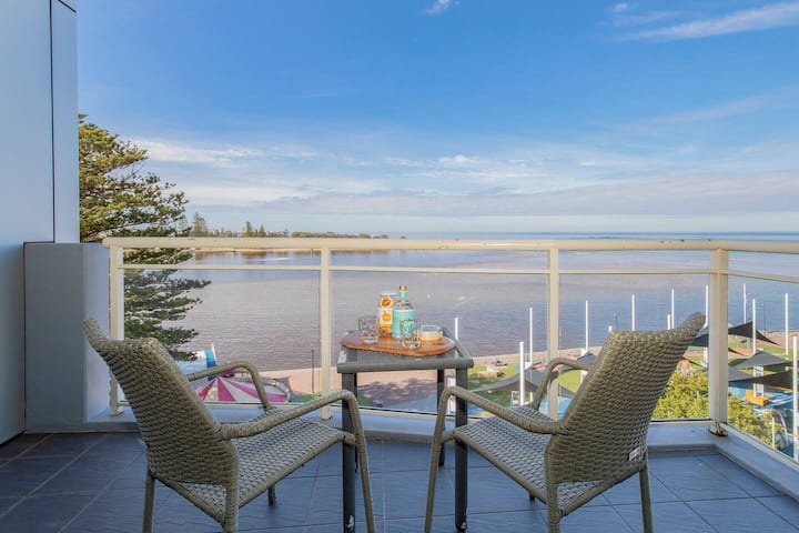 The Entrance Vista—waterfront Resort-style Stay - The Entrance