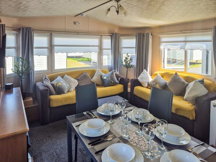 Black Sheep Retreat - Rhyl