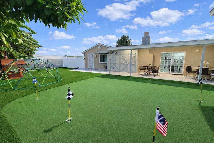 Disneyland Lux Villa 6br, 4ba, Mini Golf, Arcade - Orange County, CA