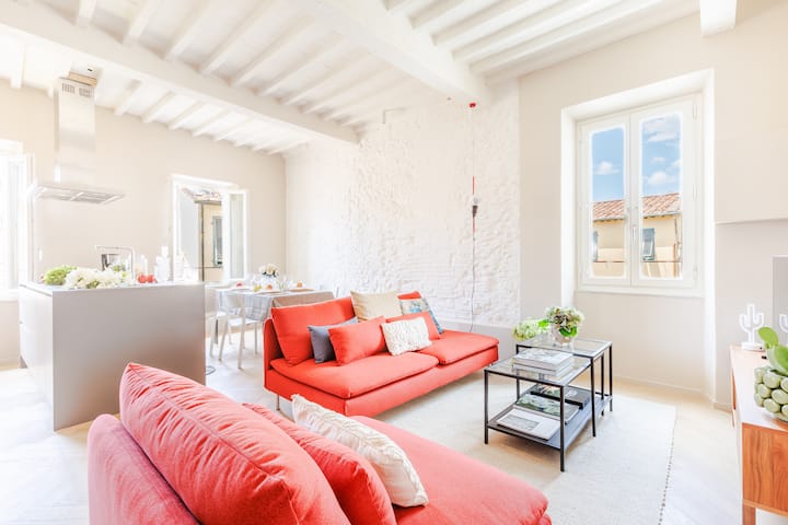 The White Lotus Penthouse, Modern Flat With Elevat - Lucca