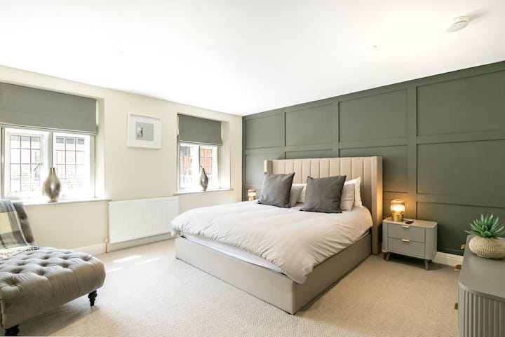 Stunning 4 Bedroom Townhouse In Cirencester - Cirencester