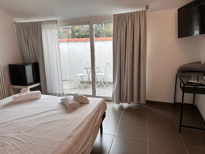 Vue Sur Le Château Et Design Moderne - Vernazza