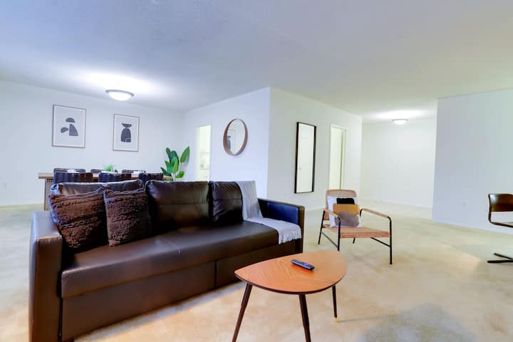 D.c. Escape | Modern Apt W/ Pool & Gym - Arlington, VA