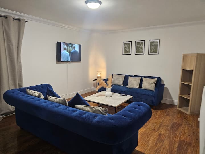 Cozy Retreat In Bridgend With 3 Bedrooms - Porthcawl