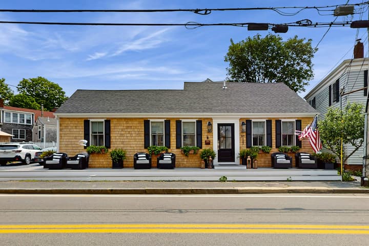 4br House With Chef's Kitchen, And Private Yard - Provincetown, MA